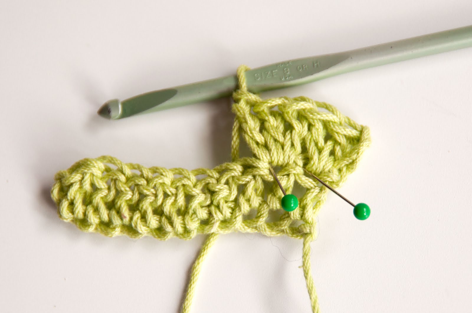 Aesthetic Nest: Crochet: Spring Frills Scarf (Tutorial)