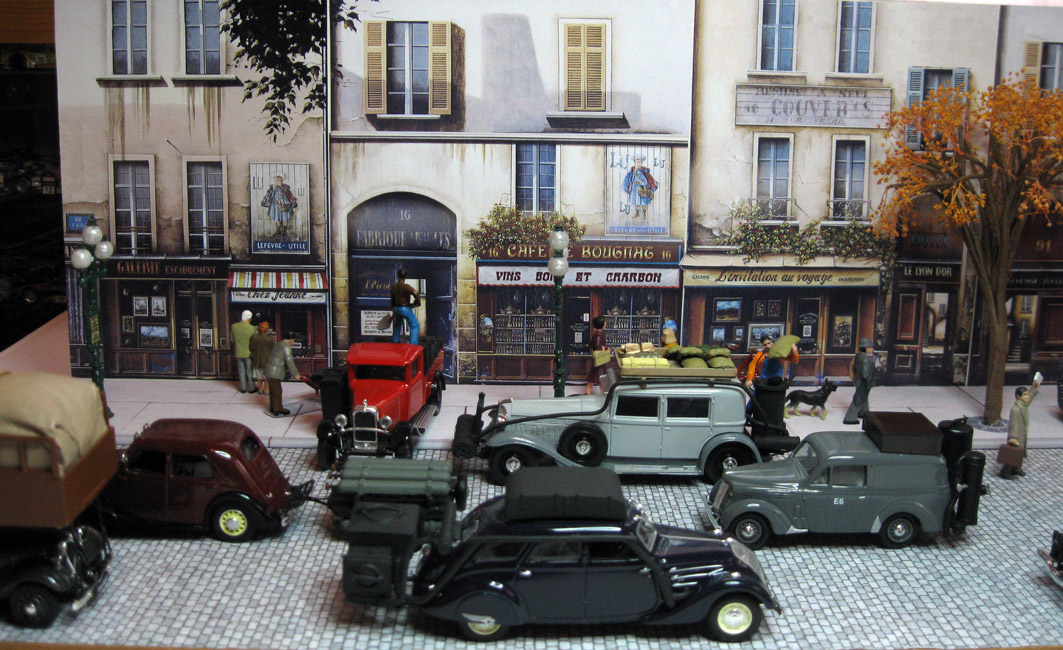 collection 43: Diorama "Paris sous l'occupation"
