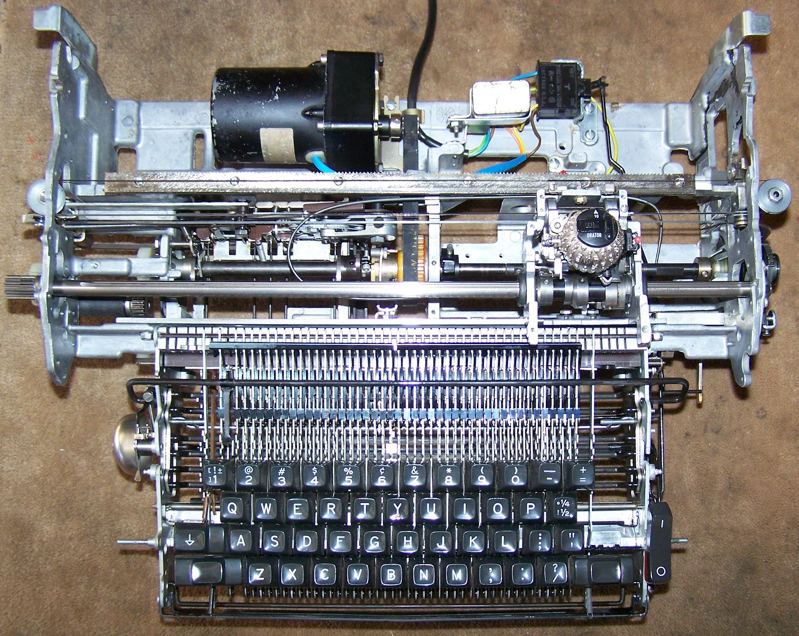 oz.Typewriter: The Slo-Mo Selectric Typewriter