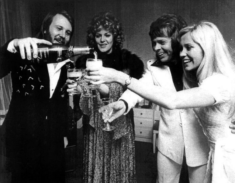 TV A LENHA E O VIAJANTE DO TEMPO: ABBA - A HISTÓRIA E AS 2 ÚLTIMAS ...