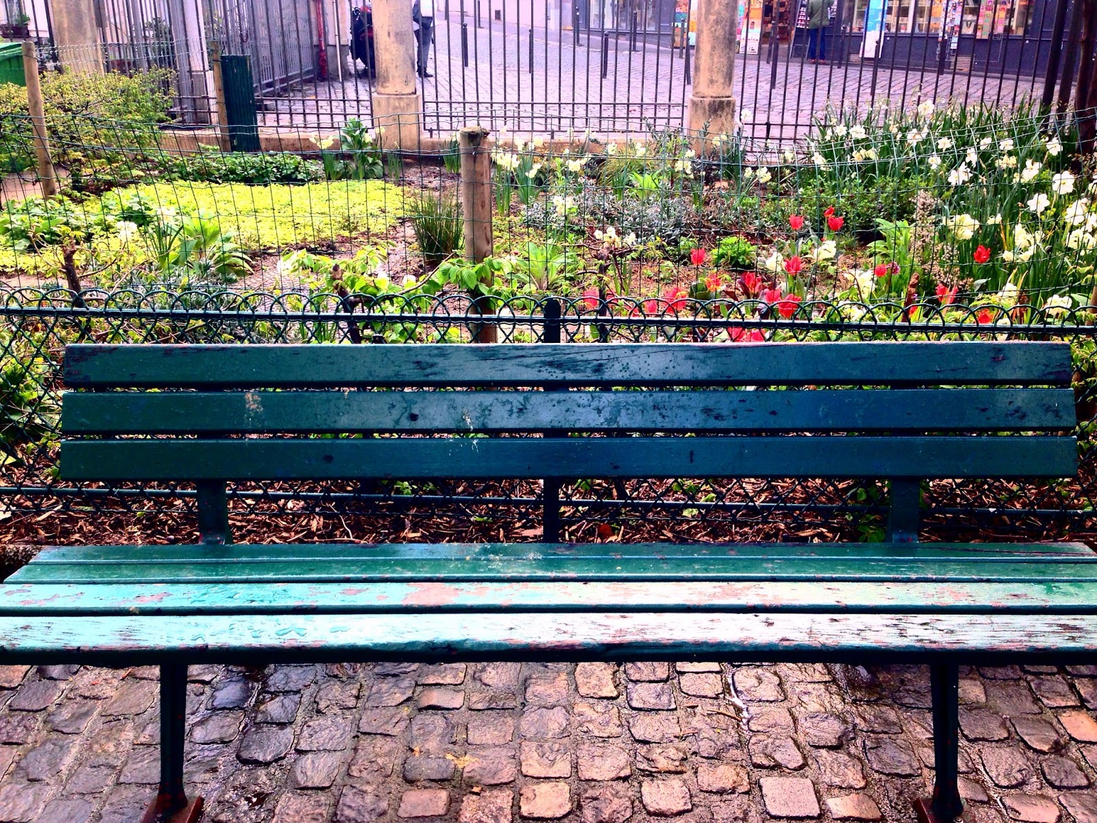 Focus On Paris: Bench marks