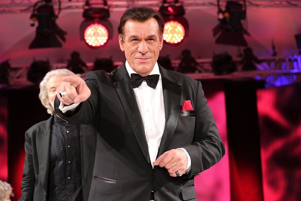 Diogenes' Middle Finger: ACTOR ISSUES OSCAR CHALLENGE