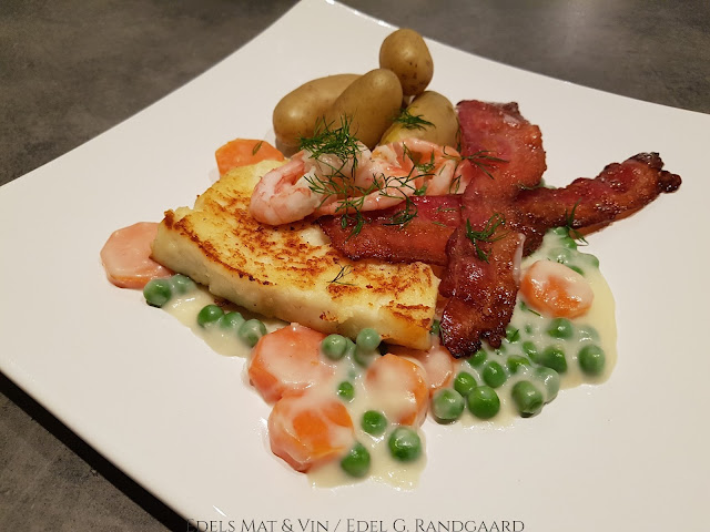 Edels Mat : Stekt hjemmelaget fiskepudding med gulrotstuing og bacon