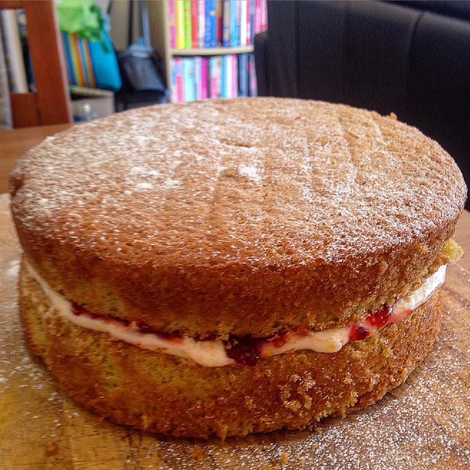 MATTYB BAKES: CLASSIC VICTORIA SPONGE