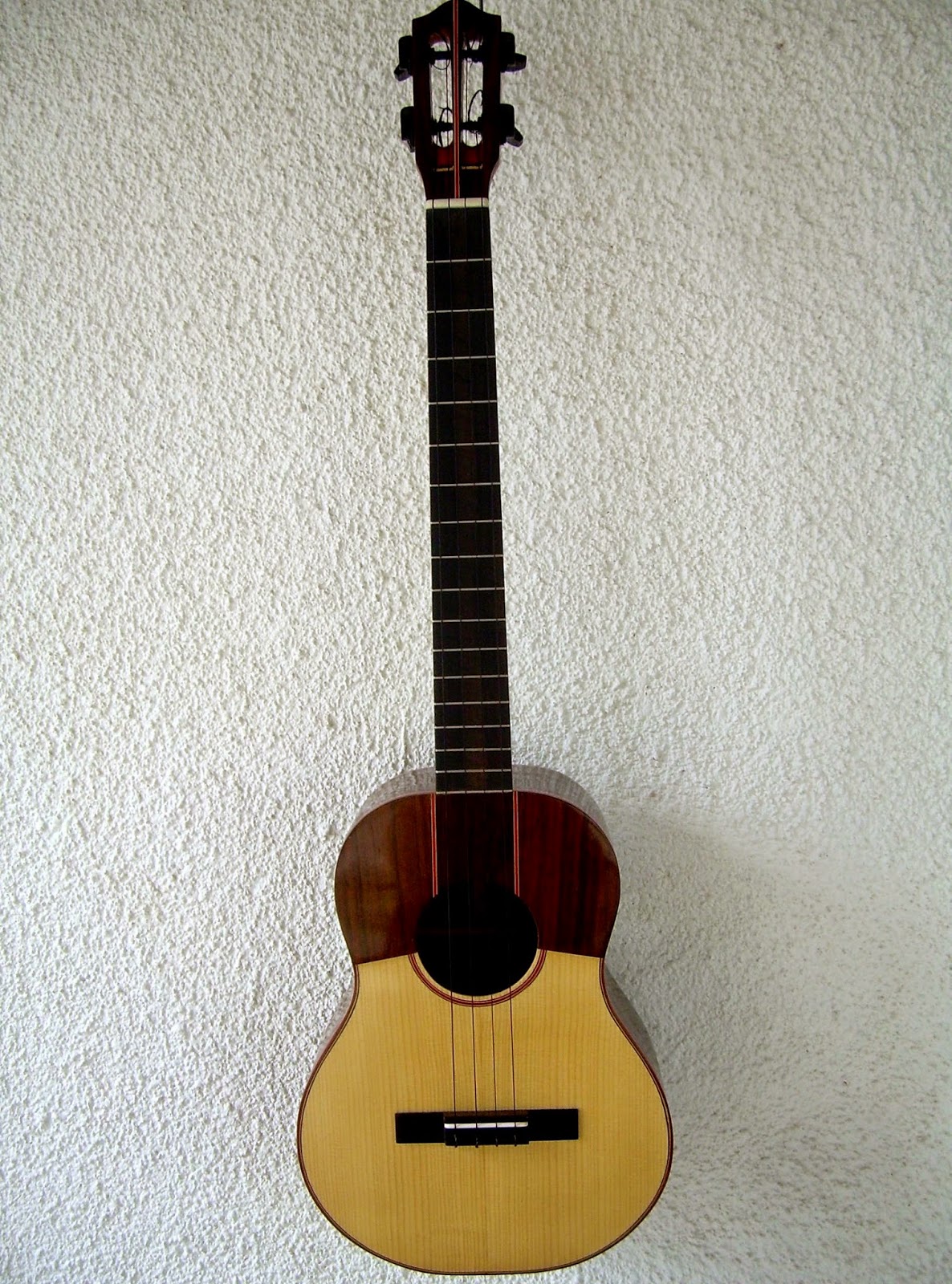 Alfonso Sandoval - Luthier: CUATRO VENEZOLANO