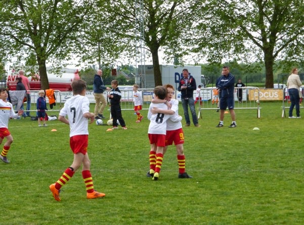 KFC Duffel U10: Tornooi SK Sint-Amands in beeld