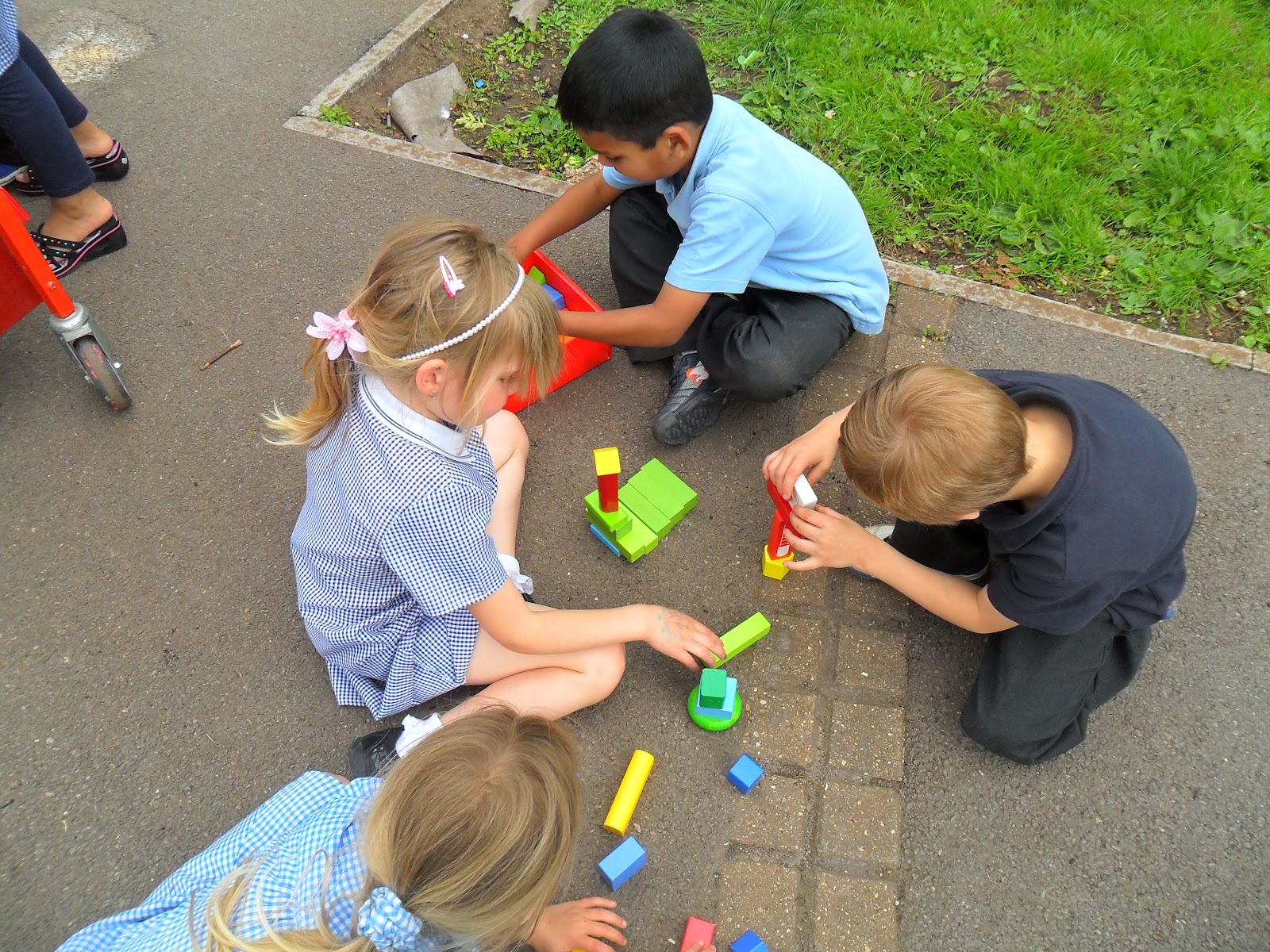 Begbrook Primary School Year 1: Outdoor learning in Year 1!