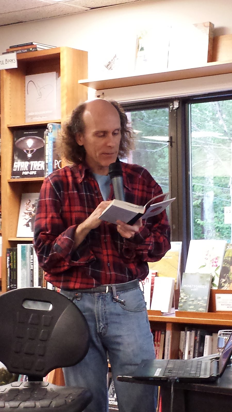 ComicsDC: Chester Brown live at Politics and Prose