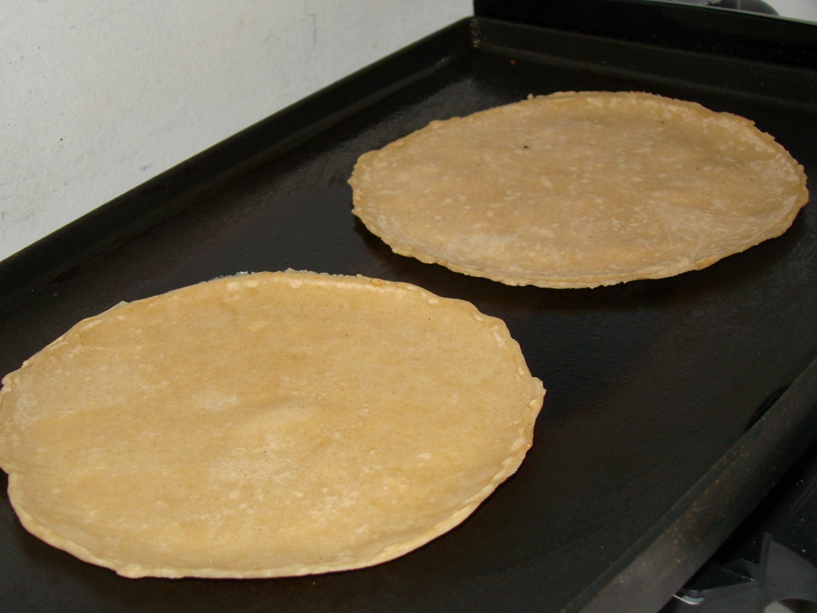 Healthykitchen: Chapathi/Chapati/Roti/Pulka Fulka /Indian Soft bread