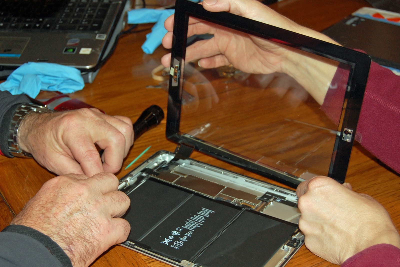 and you should know...: how to fix a dropped Ipad....Part I