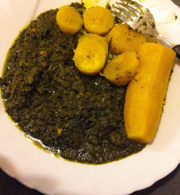 DUNGANDZI: Feuilles de manioc