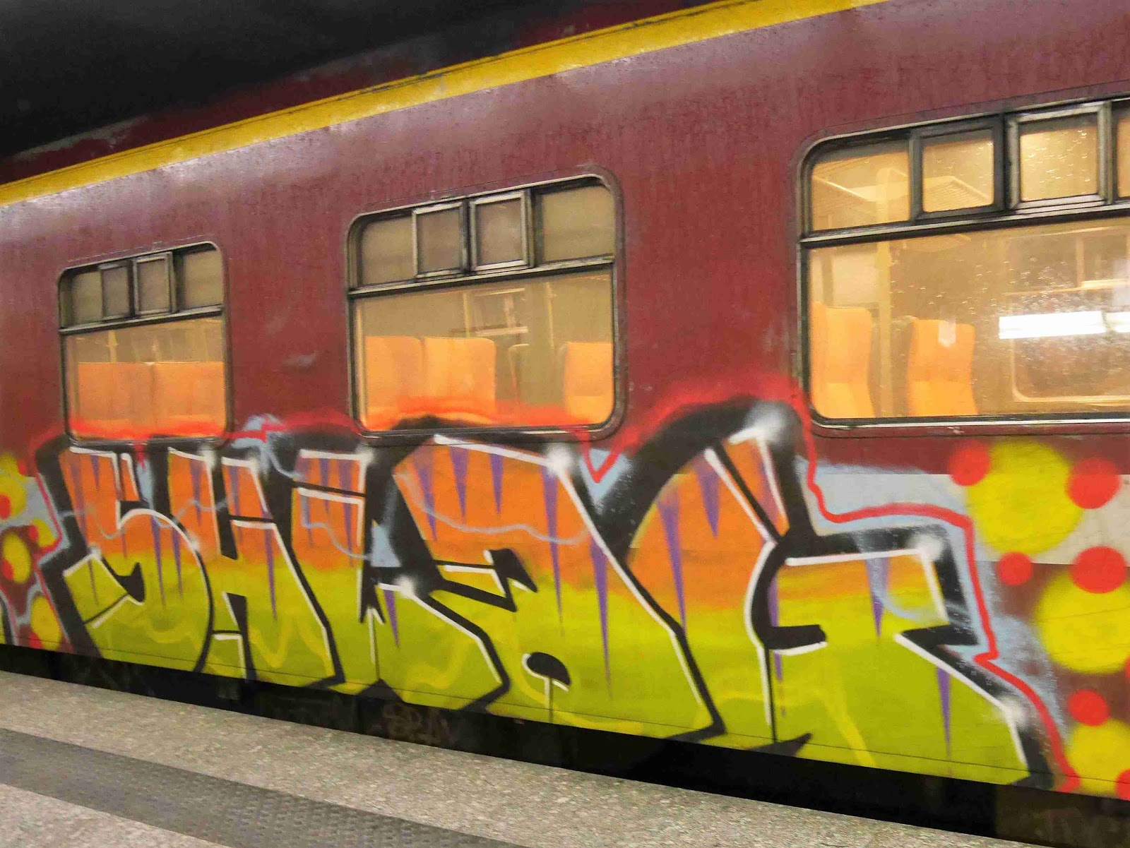 Art on Train: 1UP