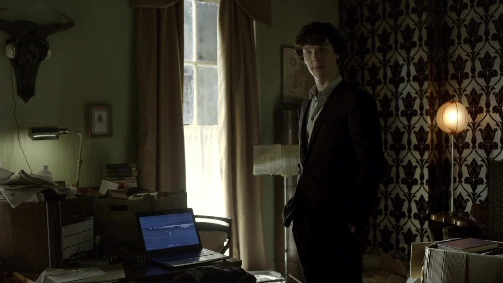 221b: Sherlock - A Study in Pink; imagining the present through echoes ...
