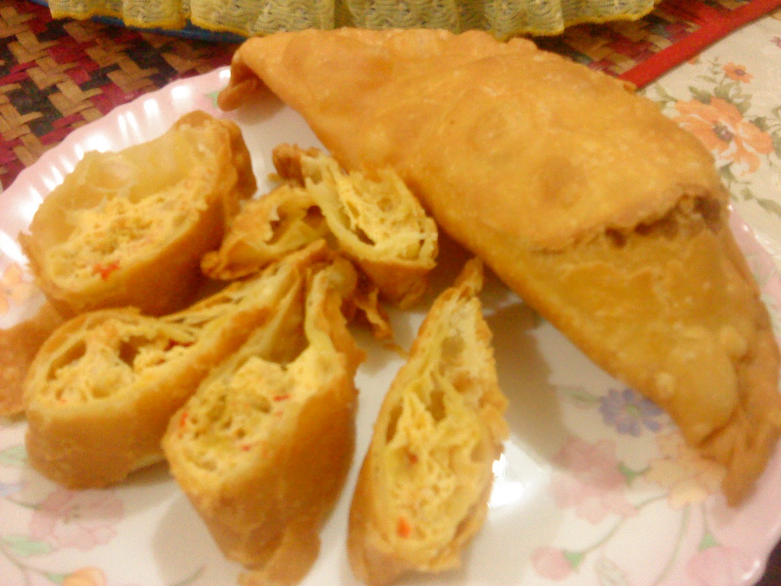 Noana's Wonderland: Karipap GIANT