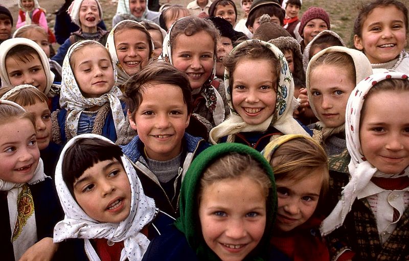 59 Incredible Photos Document Everyday Life of Romanians in Maramures ...