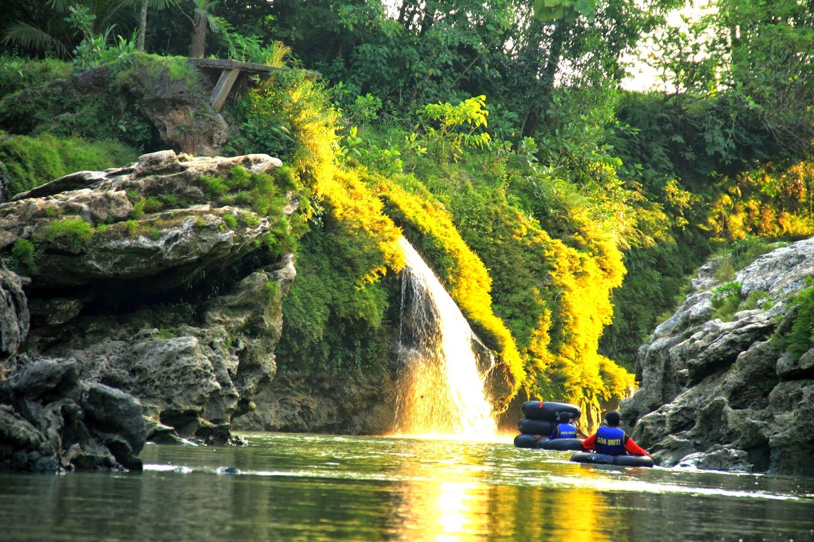 CAVE TUBING GOA PINDUL, Enjoying the Beautiful Inside of Pindul Cave
