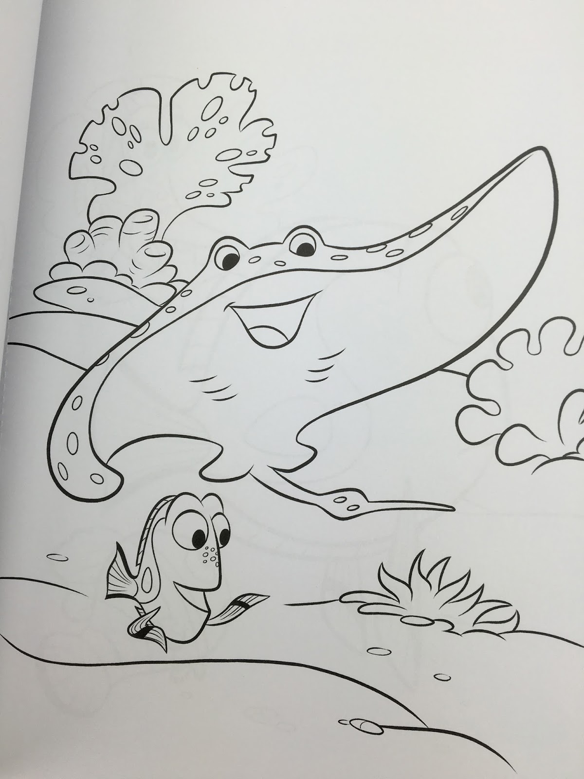 Dan the Pixar Fan: Finding Dory: Paint/Coloring Books ("Make a Splash ...