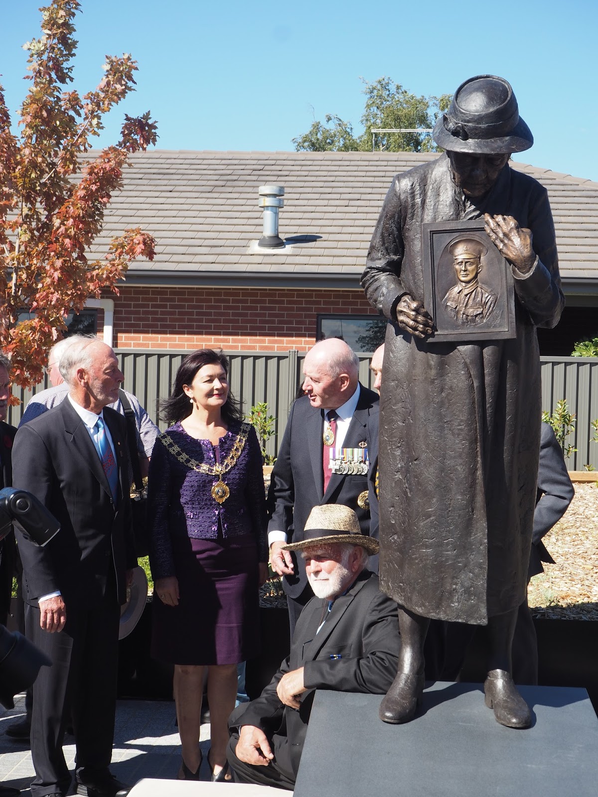 Lemnos Gallipoli Commemorative Committee Inc: Unveiling of The Grieving ...
