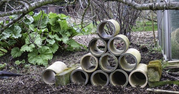 Our Plot at Green Lane Allotments: Bug hotel or more accurately bug ...