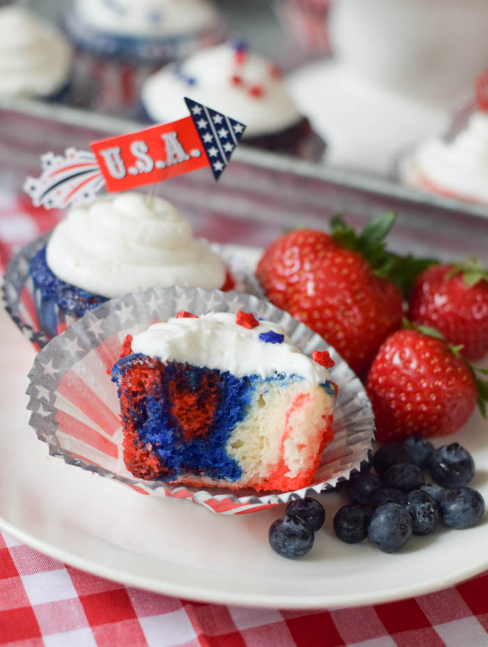 The Backroad Life: Red, White, and Blue Cupcakes