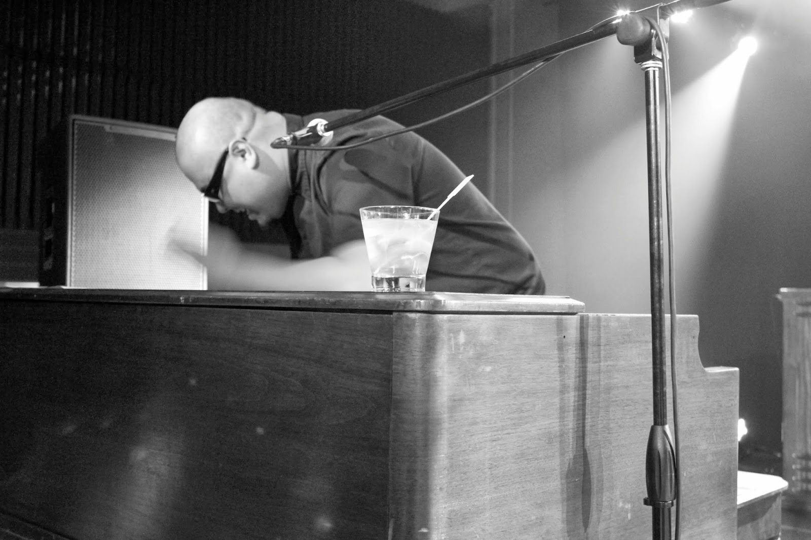 Loco A Go-Go: Resenha Show/Fotografica: The Aggrolites - SESC ...