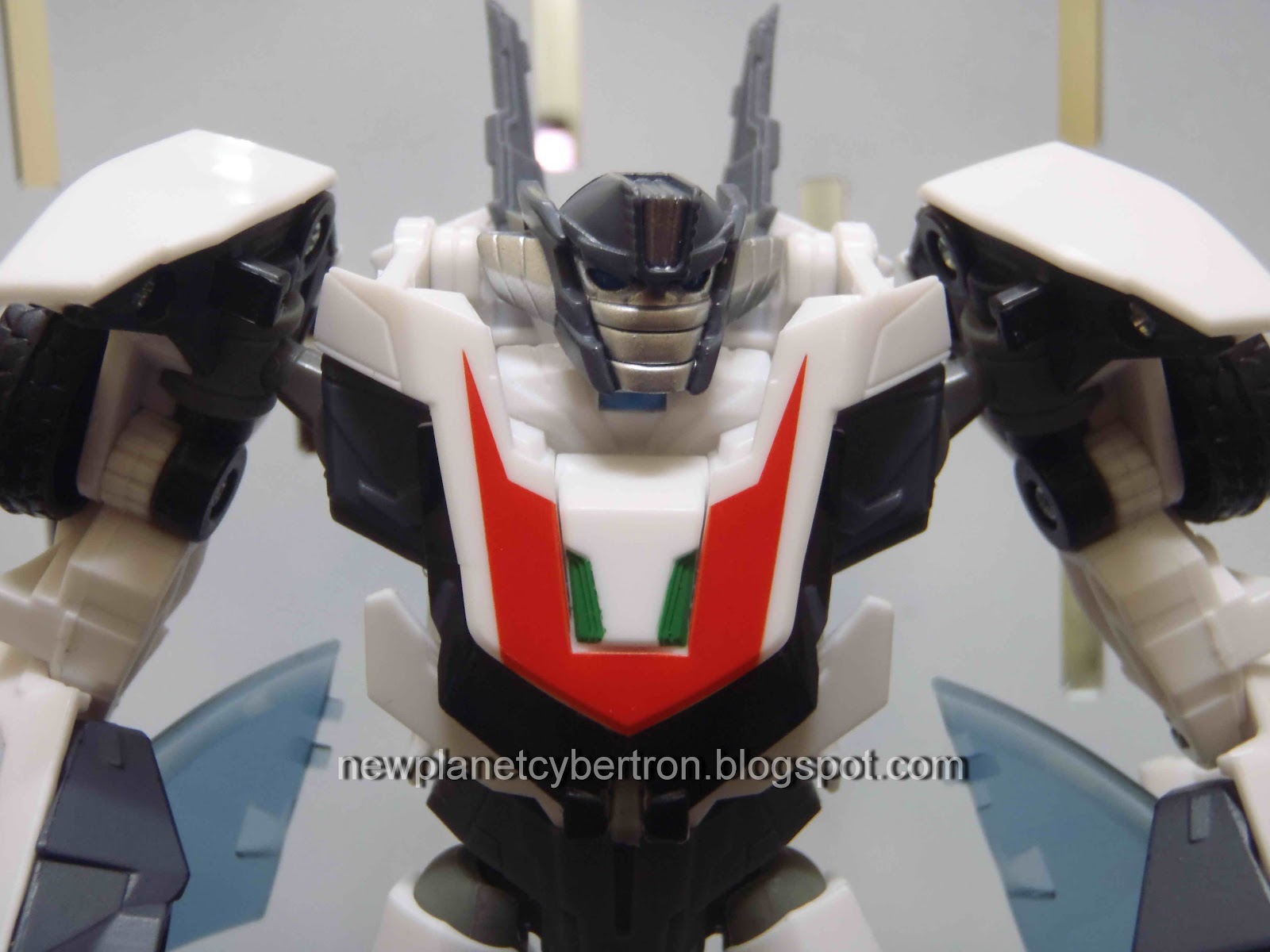 New Planet Cybertron: Transformers Review: Wheeljack (Prime RiD Deluxe)