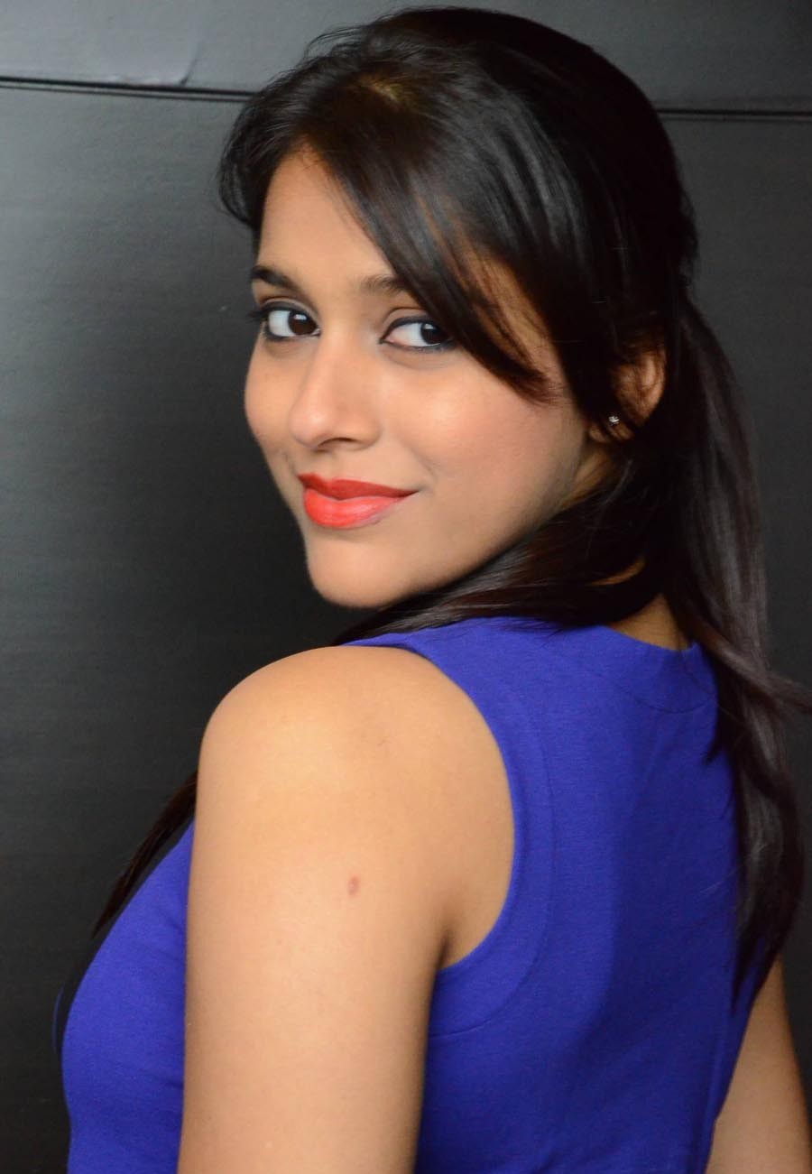 Go Watch LIVE: Jabardasth Anchor Rashmi Gautam hot n spicy pics| Rashmi ...