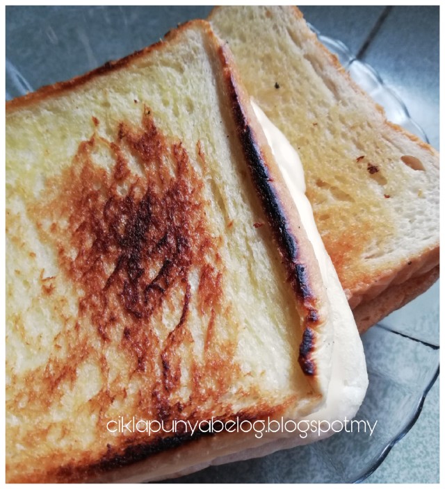 Roti cheese simple 3 bahan, menu sarapan cikla pagi ini. - Nota Cikla