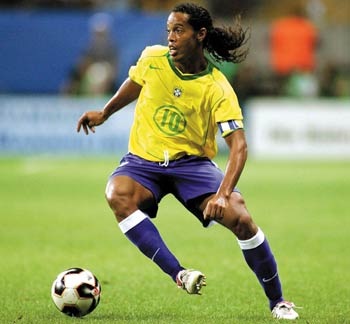 Top Football Players: Ronaldinho profile and Images/Pictures