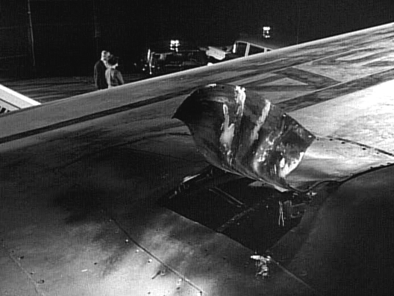 13: THE TWILIGHT ZONE / Nightmare At 20,000 Feet - 1963