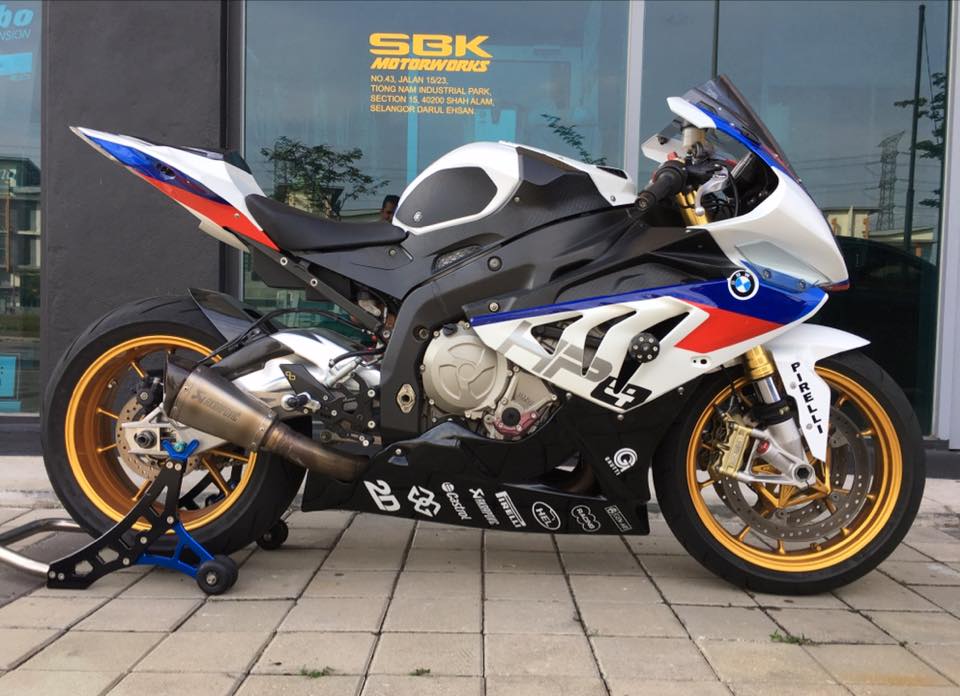 SBK Motoworks: S1000RR 2013 with our fairing and accessories
