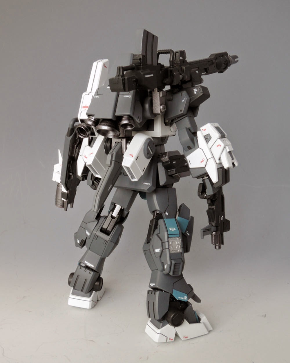 Custom Build: HGBF 1/144 Gundam Ez-SR "Drei"