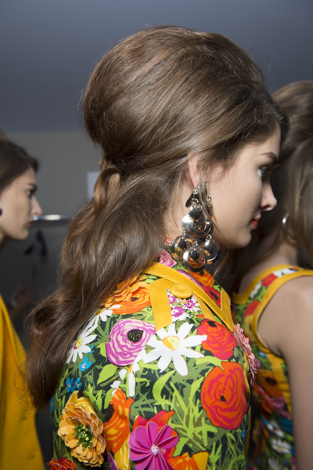 How to create Glamorous 60's style hair.