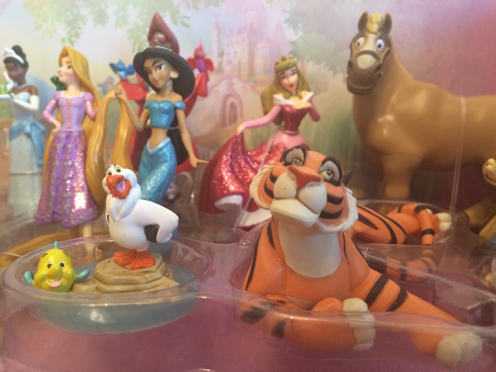 Disney Princess Mega Figure Set Review - The Perks of being Me