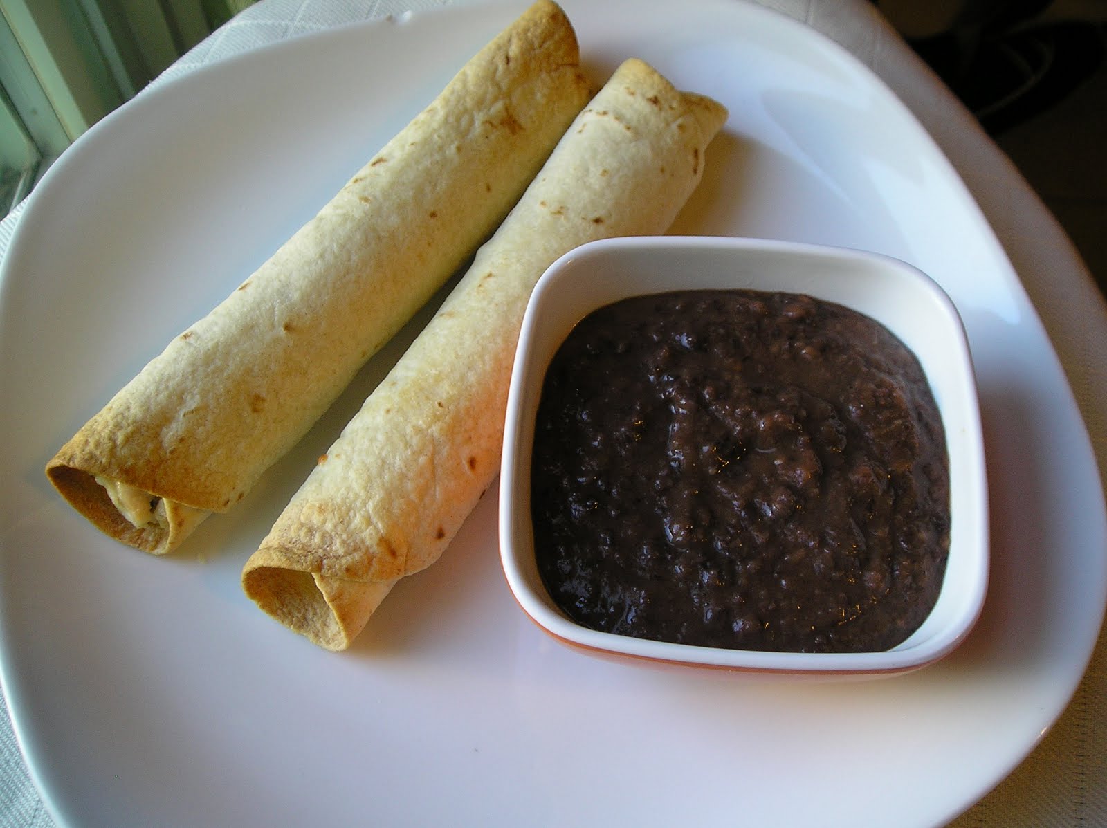 Creamy Chicken Baked Flautas ~ Edesia's Notebook