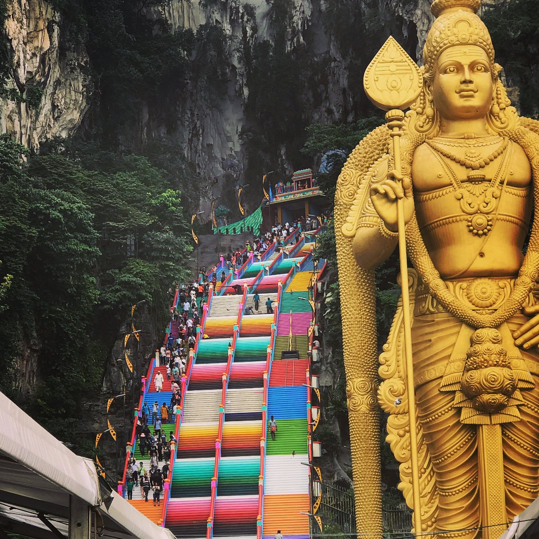 ព្រះវិហារ Batu Caves ...