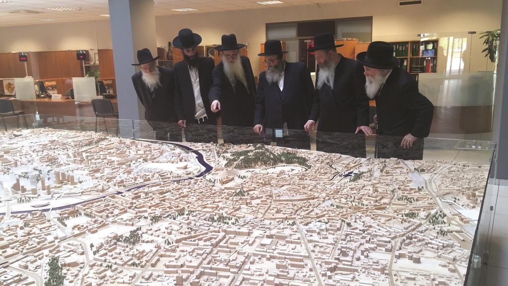 The Partial View: American Roshei Yeshiva travel to Lithuania to save ...