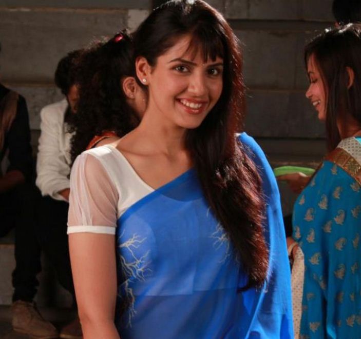 Smriti Kalra In Saree