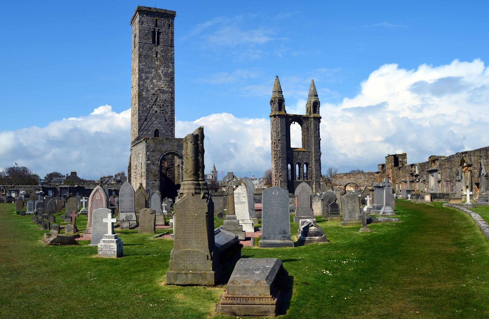 Tour Scotland: Tour Scotland Photograph of St Andrews Cathedral Graveyard