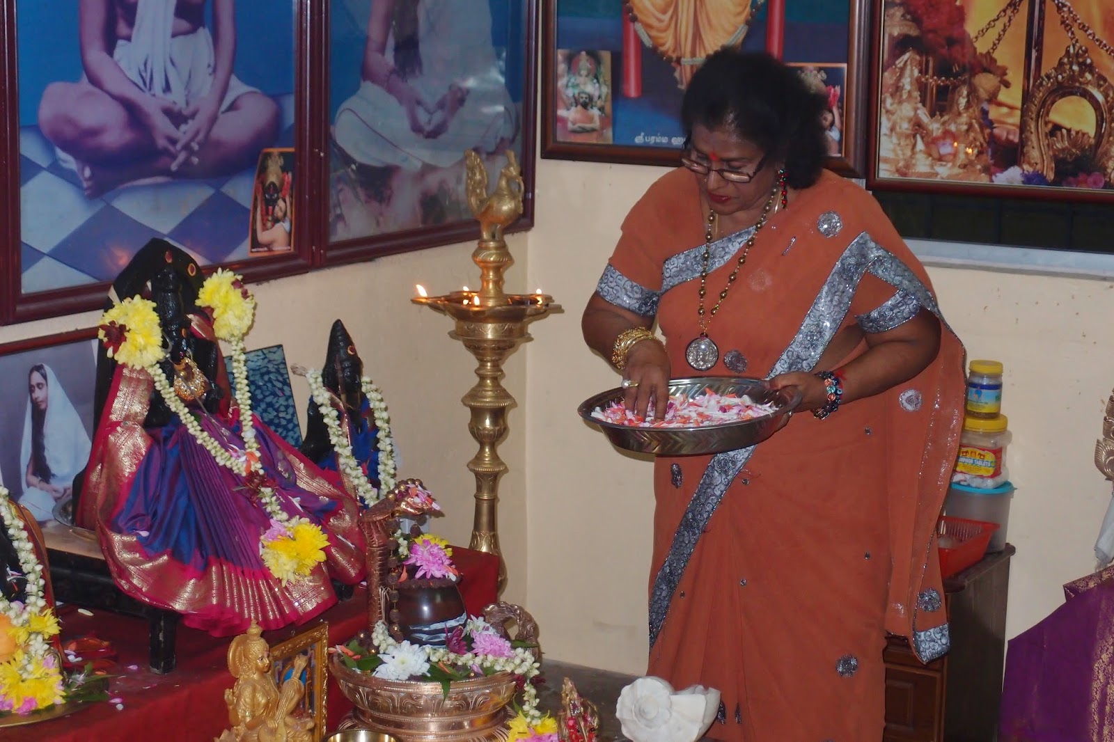 Datin Seri Indrani Samy Vellu visit Sri Saradha Devi Ashram