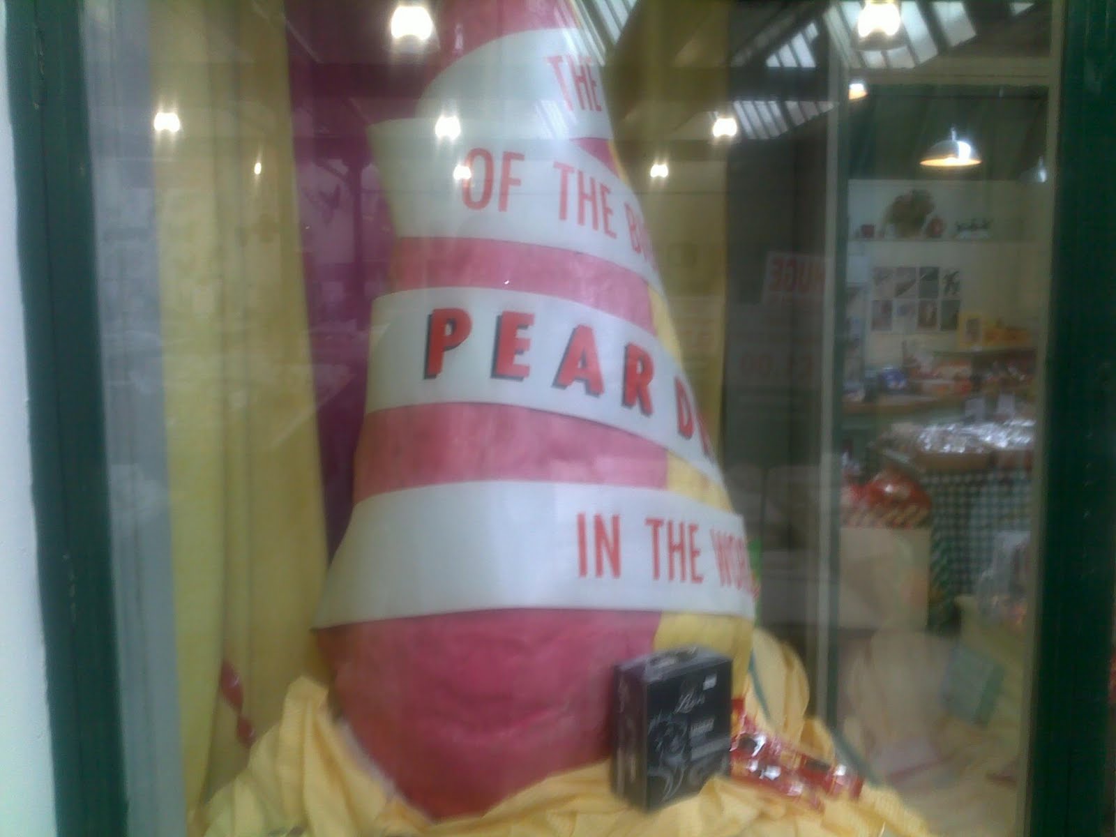 Photo's from my 'phone: The Biggest Pear Drop in the World