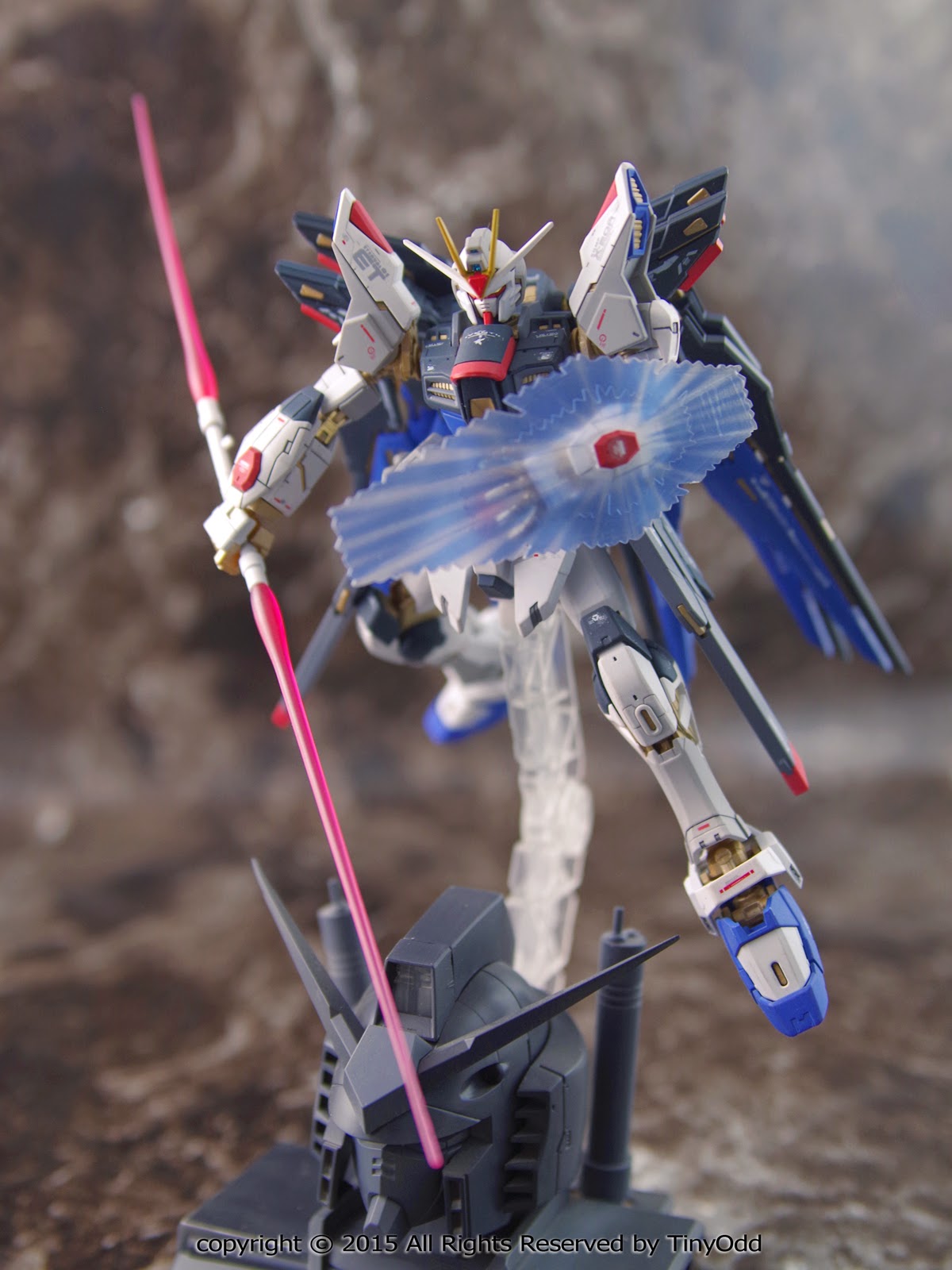 GUNDAM GUY: RG 1/144 Strike Freedom Gundam + Meteor Unit - Painted Build