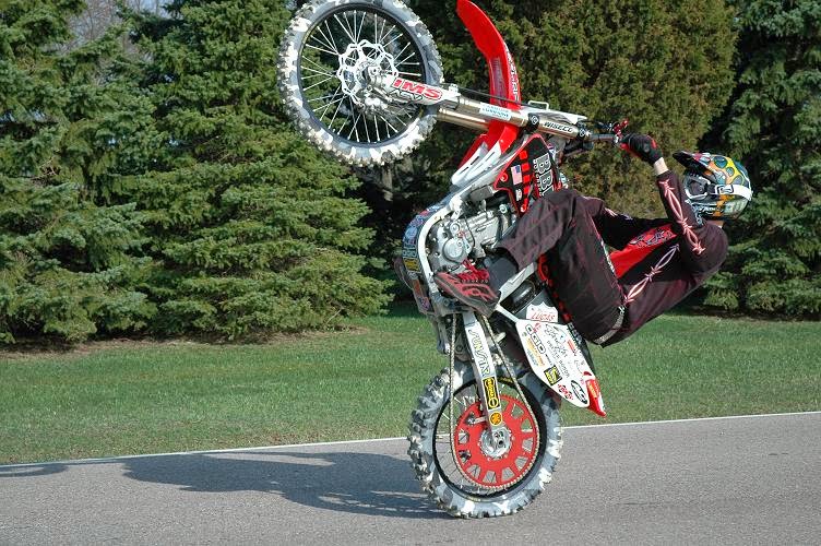 Midwest Moto Swap: 'The Wheelie Wizzard' Tyler Shepard at Spring MWMS 2014