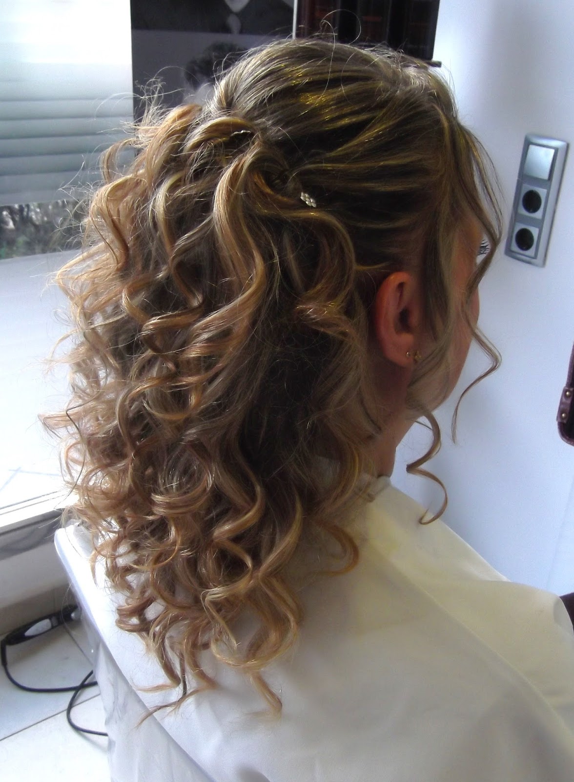 My Gothic Studio: Semi rizado en cascada