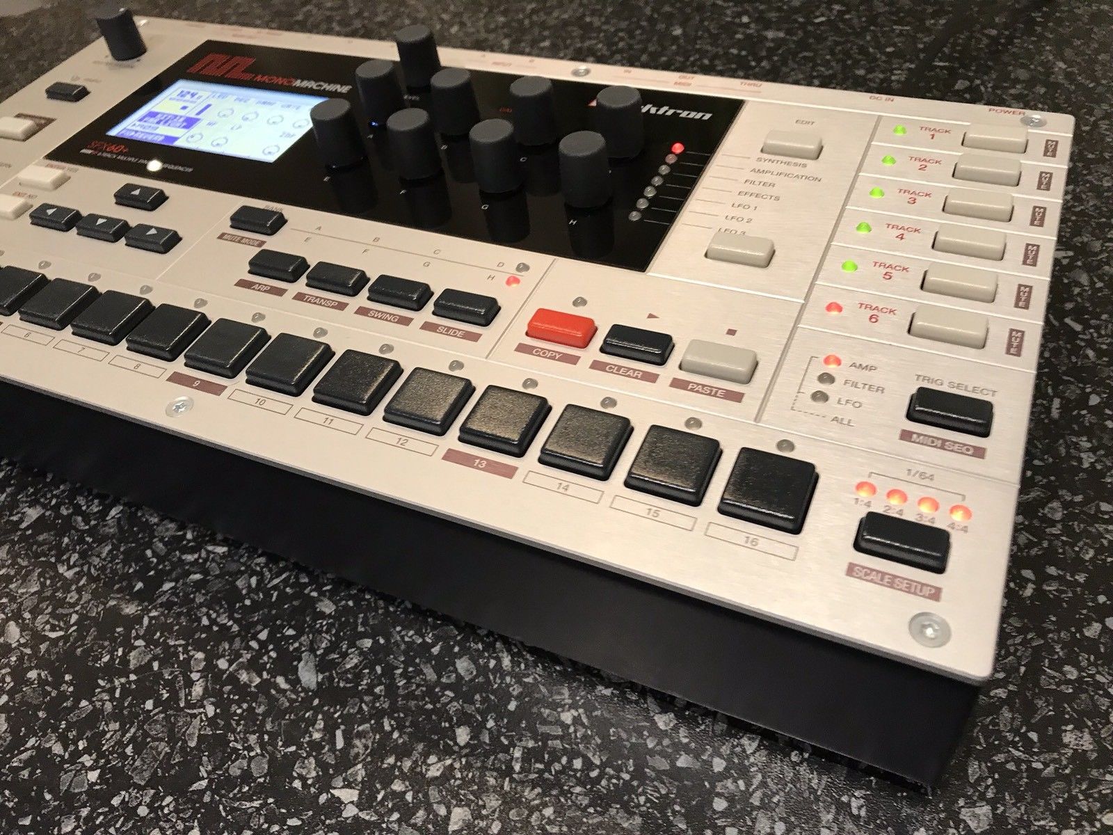 MATRIXSYNTH: Elektron Monomachine BASS / SYNTH DRUM MACHINE