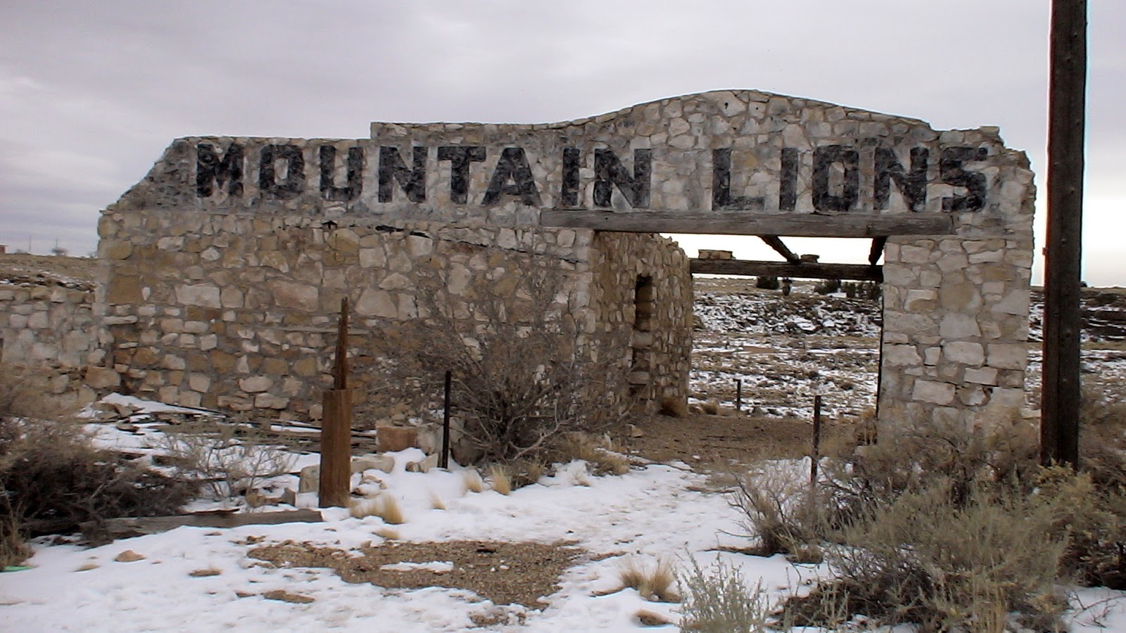 Wandering Sol: Two Guns, A bunch of ruins, and a Souvenir...