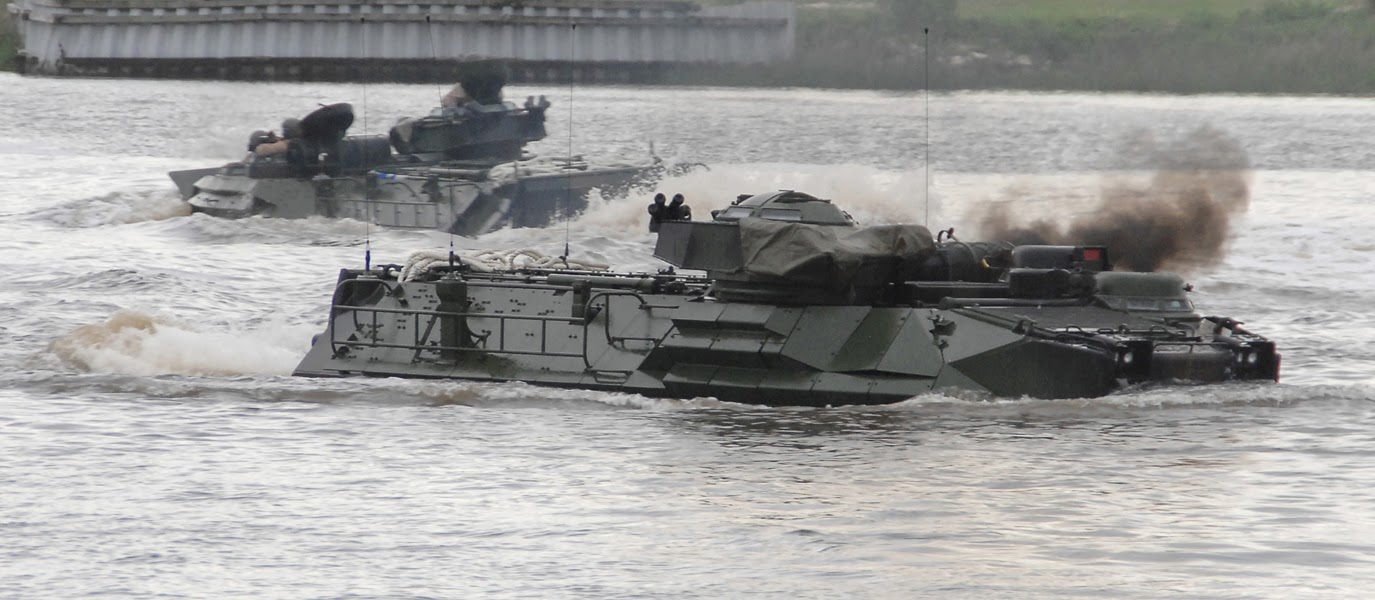 SNAFU!: Marines conduct assault amphibious vehicle operations