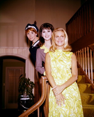 Inspiration--Bewitched by 1960s Shift Dresses | GlamAmor