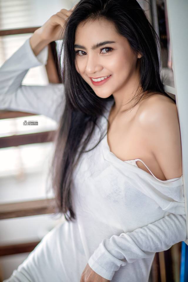 Model : Nenne - CEWEK PANAS