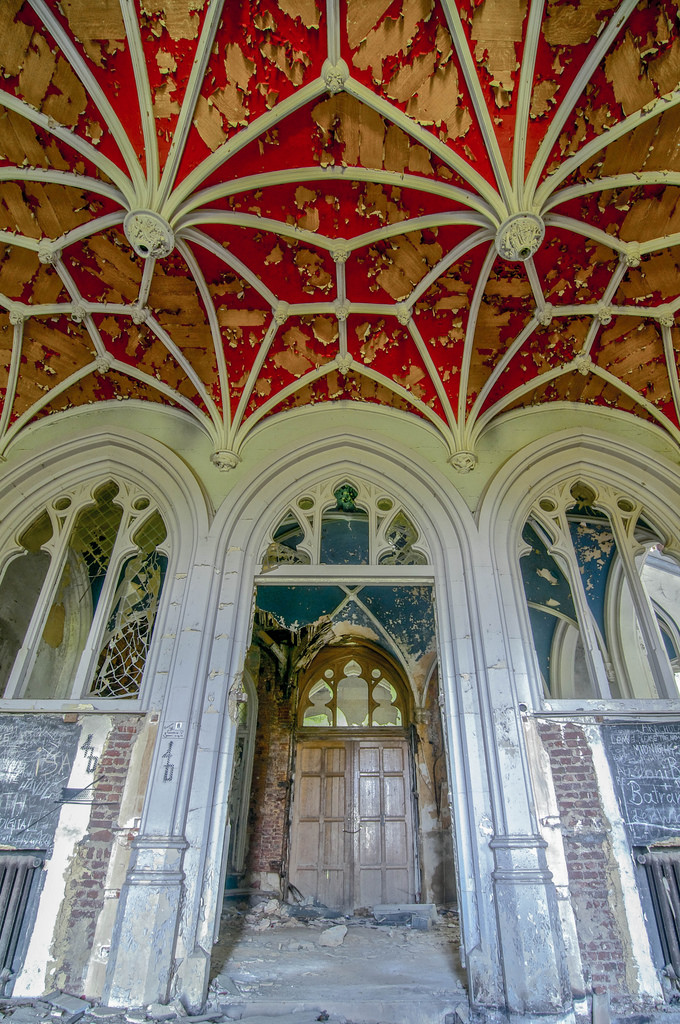 Deserted Places: The abandoned Miranda Castle of Belgium